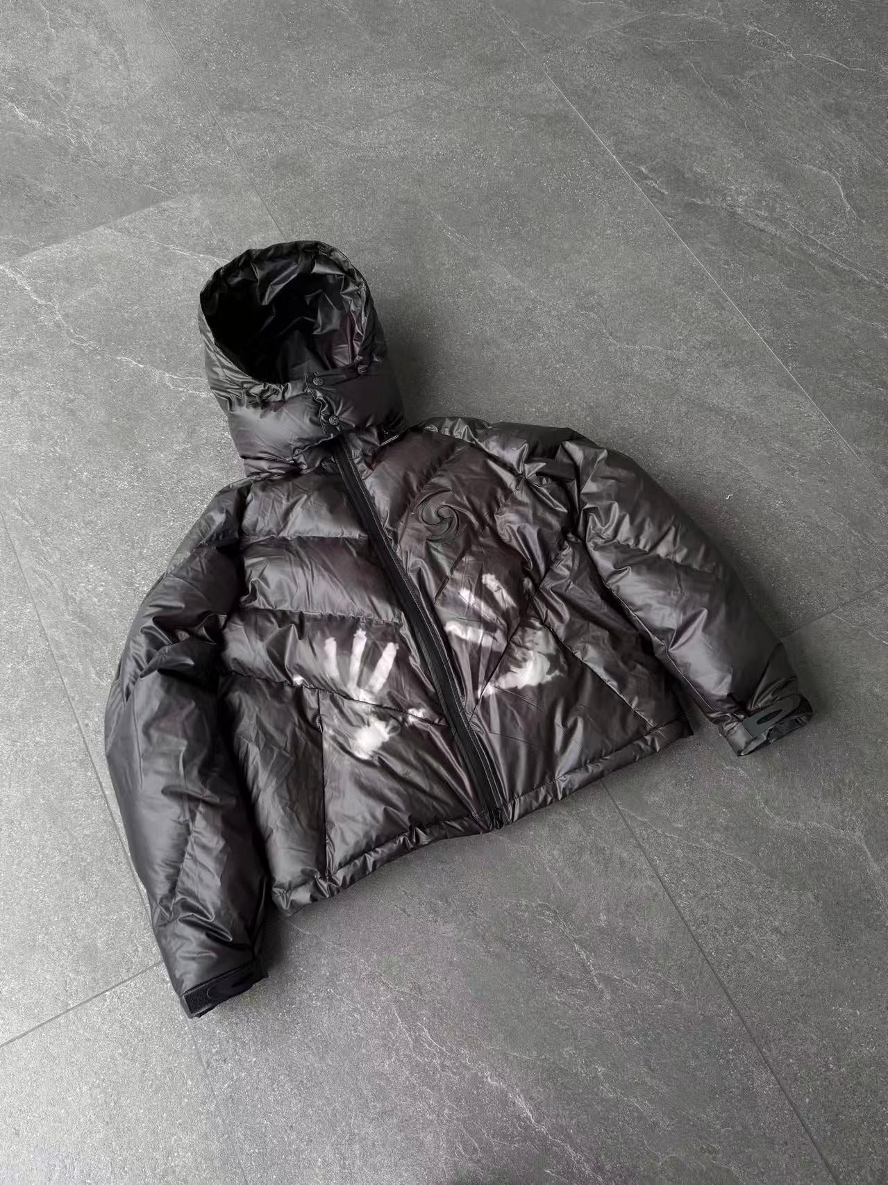 “Dissipate” HEAT REACTIVE PUFFER - Tungsten Steel Black – VRROCKCLO
